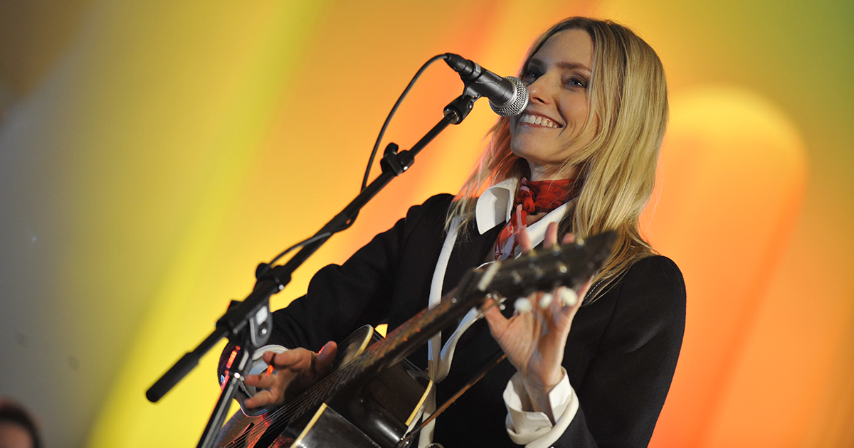 Aimee Mann Plays an Intimate Performance in a Cathedral - Live from the ...