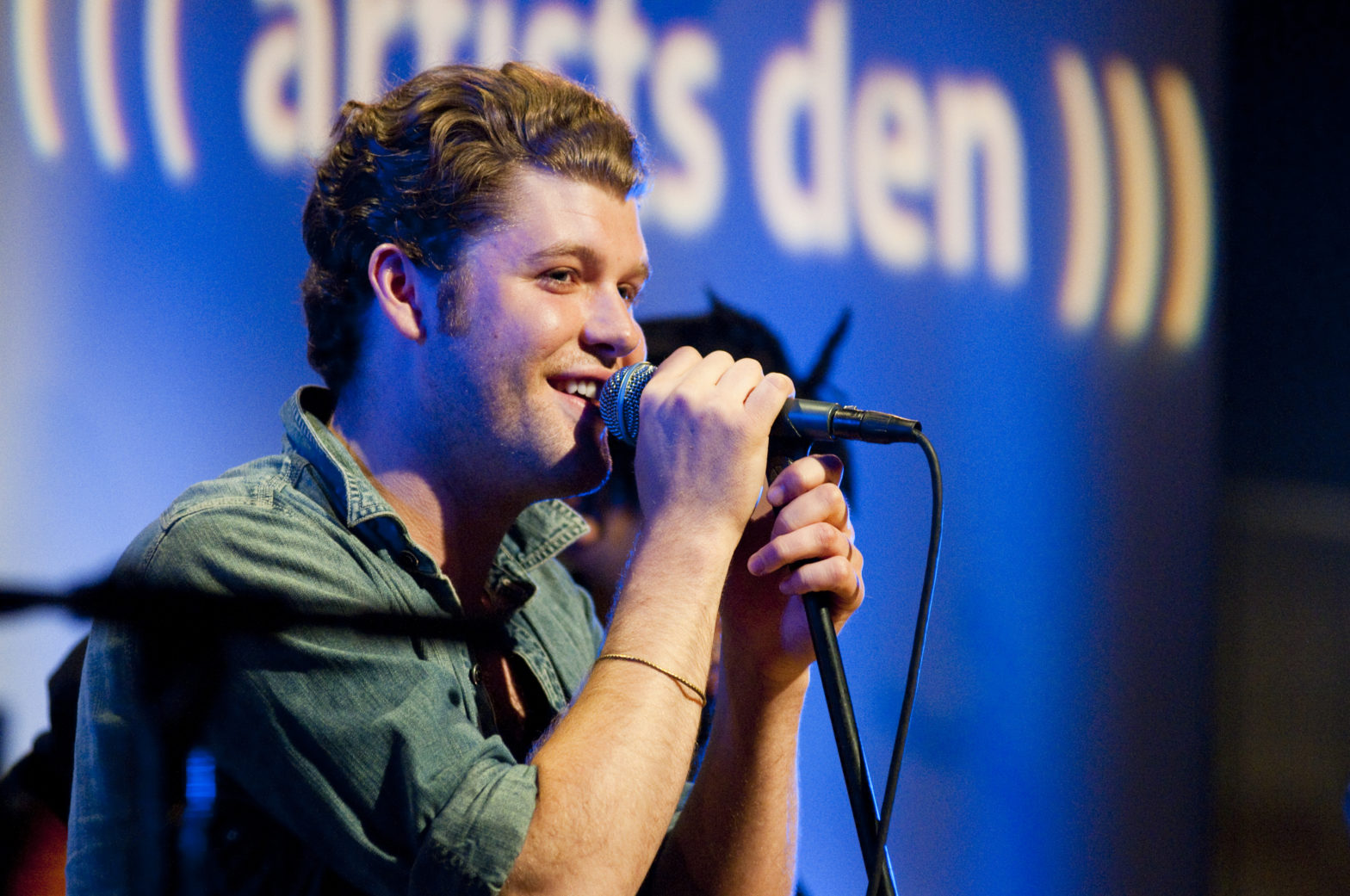 Daniel Merriweather Sings a Soulful Set for Crowd at Sotheby's - Live ...