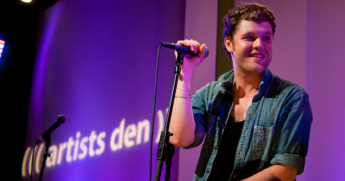 Daniel Merriweather Sings a Soulful Set for Crowd at Sotheby's - Live ...